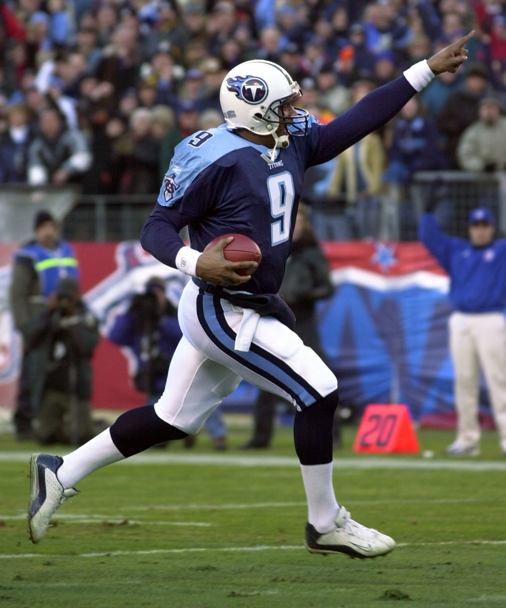 Tennessee State Museum Marks 20 years of the Titans in Tennessee with ...